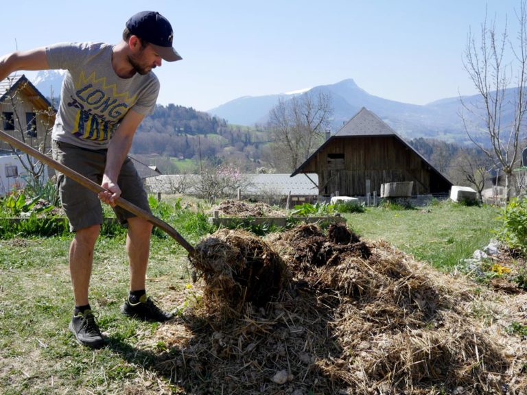 Comment utiliser le fumier au potager ⋆ au refuge DES GRAINES